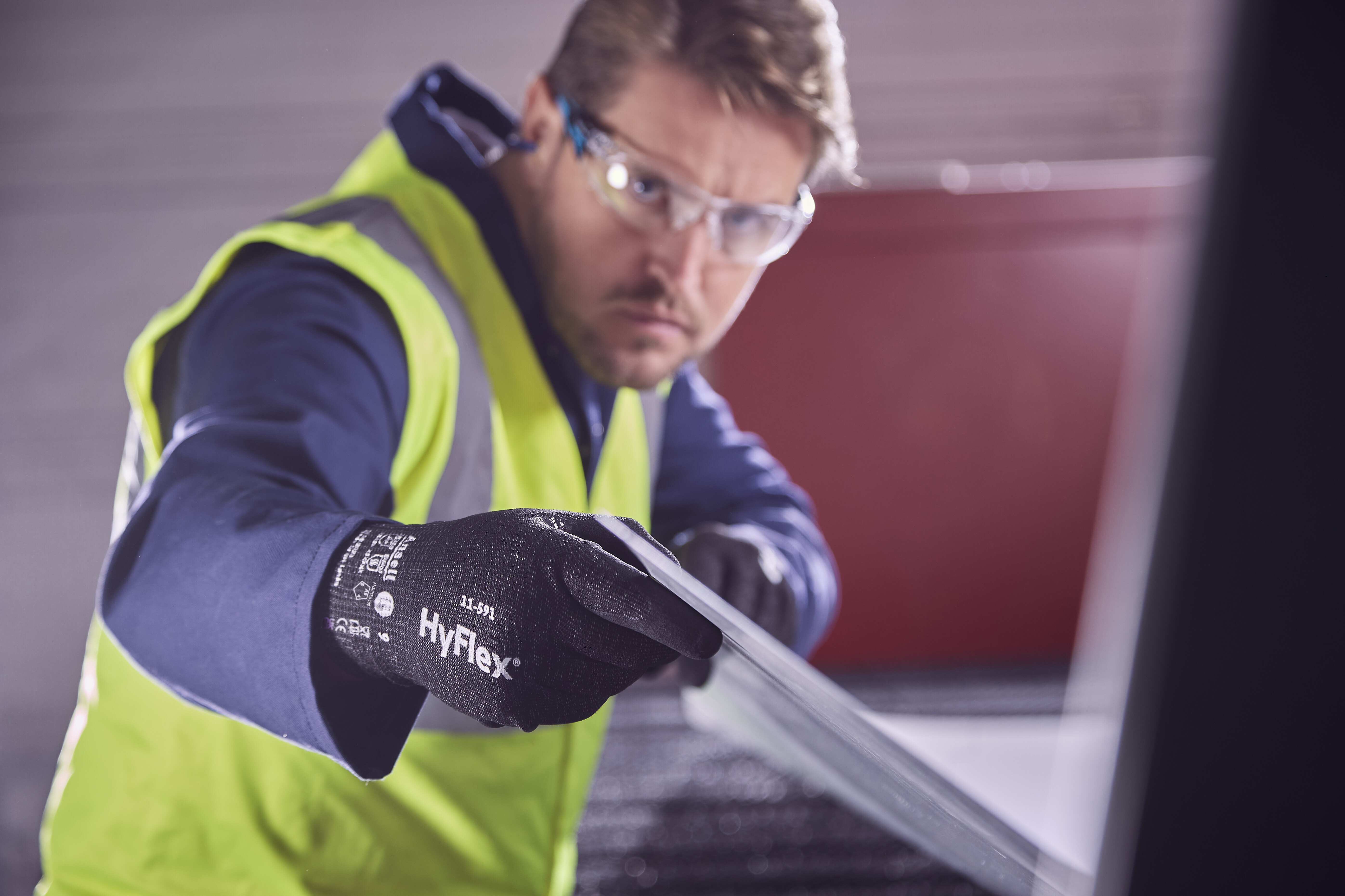 Technology focus – Protective glove with 50% rPET | European Rubber Journal